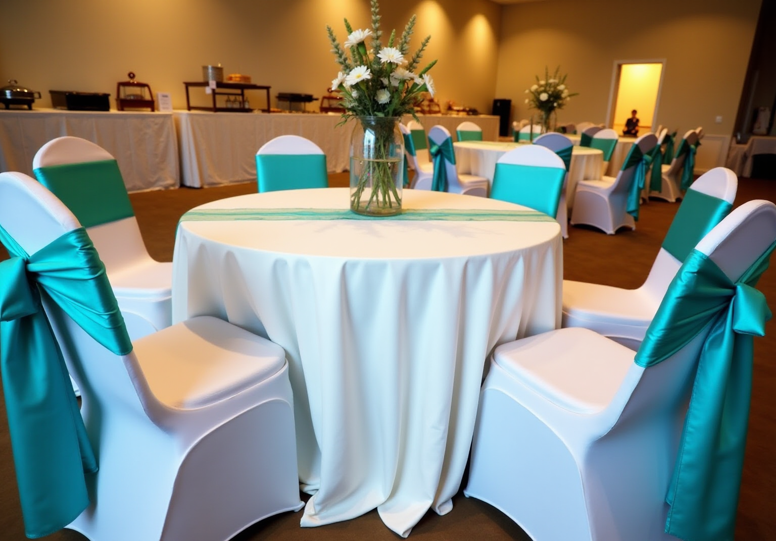 Select the Perfect 30 Inch Diameter Round Table for Your Event